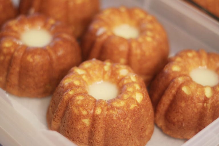 White Chocolate Molten Cake - Chili's Copycat Recipe • Love From The Oven