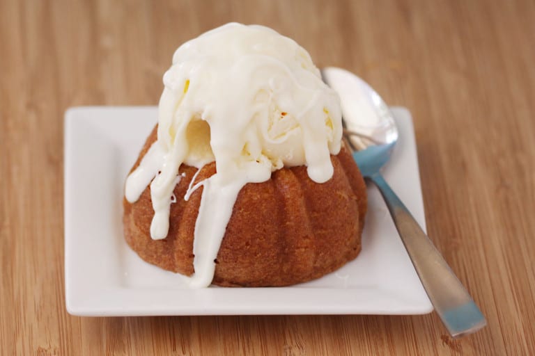 White Chocolate Molten Cake - Chili's Copycat Recipe • Love From The Oven