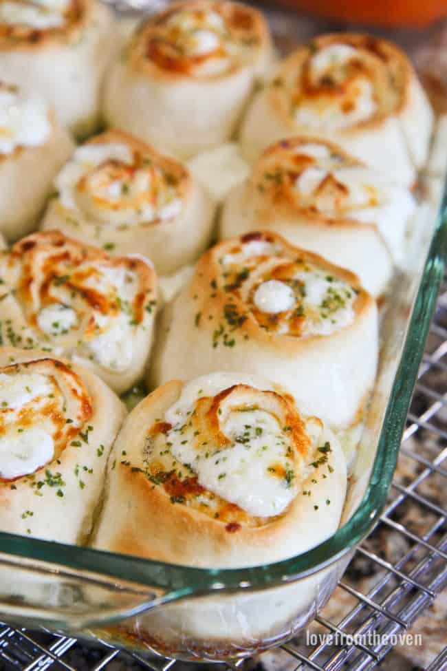 Cheesy Garlic Rolls - John's Garlic Rolls Copyat • Love From The Oven