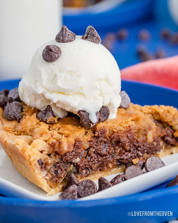 Chocolate Chip Cookie Pie • Love From The Oven