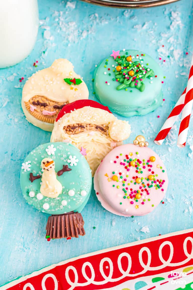 Christmas Oreos • Love From The Oven